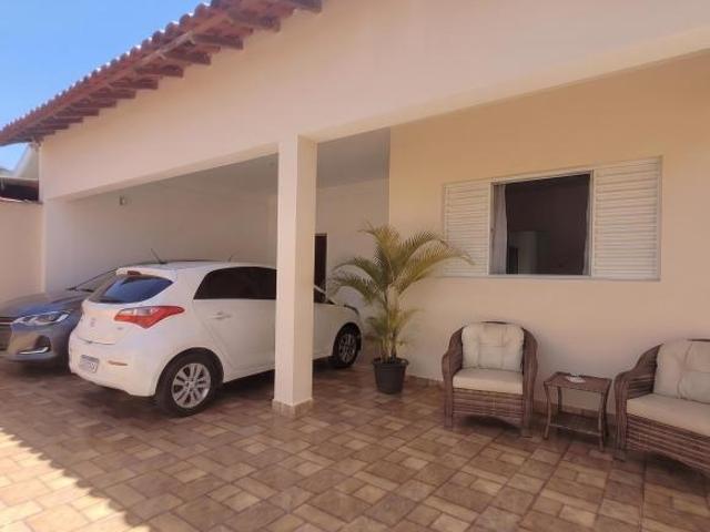 Casa com Amplo Quintal e 4 Vagas à Venda no Jardim Paulistano Franca/SP