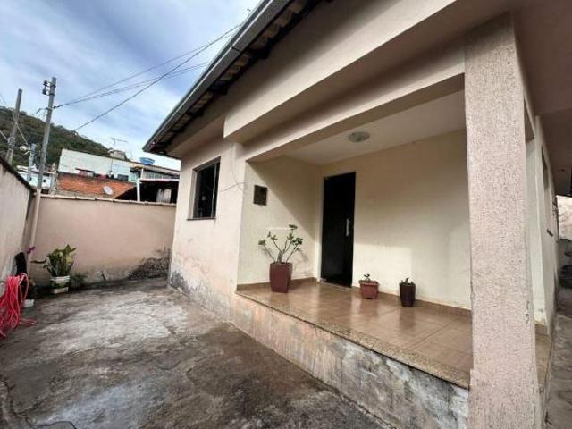 Casa com amplo quintal