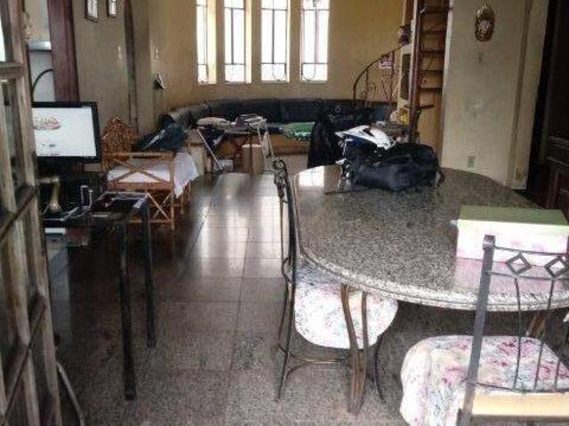 CASA COM APARTAMENTO EM BELO HORIZONTE