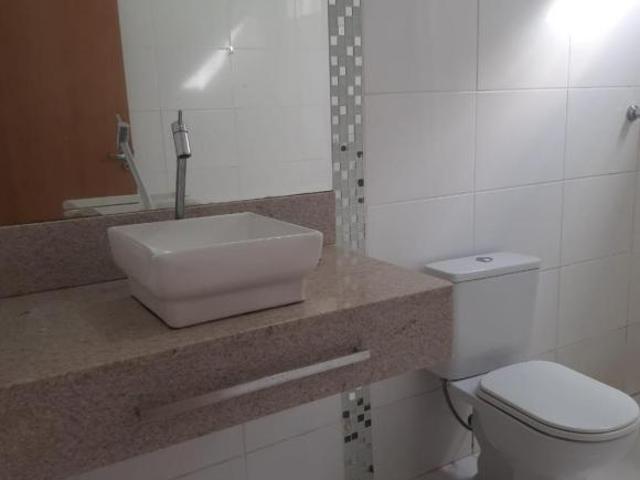Casa com armários no Eng Carlos de Lacerda Chaves | Aqui na Imobiliária Rosa e Rangel