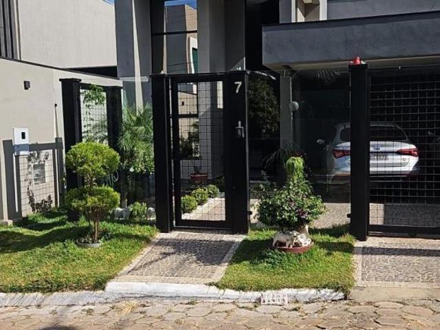 CASA COM ARMÁRIOS PLANEJADOS PRONTA PARA MORAR COM PISCINA E CHURRASQUEIRA!