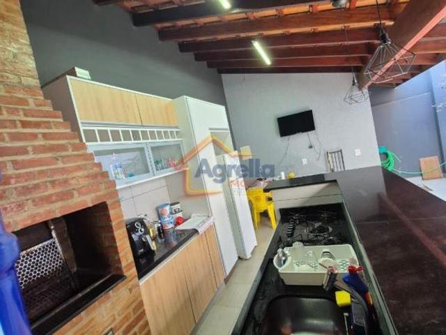 CASA COM ÁREA DE LAZER À VENDA EM MOGI MIRIM/SP