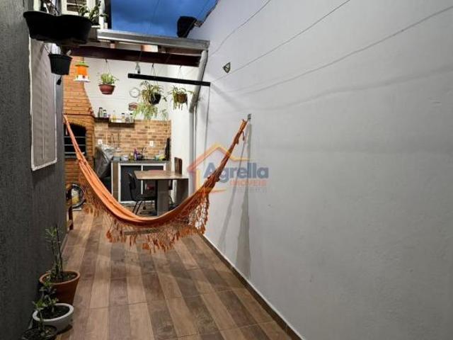 CASA COM ÁREA DE LAZER E SUÍTE À VENDA EM MOGI MIRIM/SP