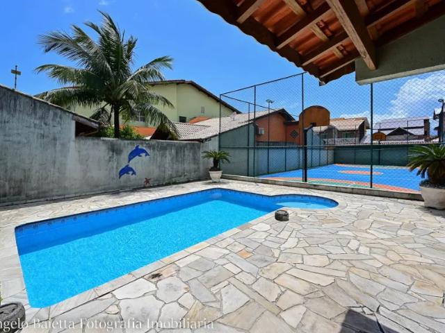 Casa com área de lazer espetacular à venda, Centro Peruíbe/SP