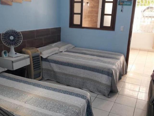 Casa com Área Gourmet e Churrasqueira à Venda em Peruíbe – Vila Erminda