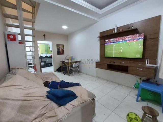 CASA COM AREA PRIVATIVA 2 QUARTOS E 1 VAGA