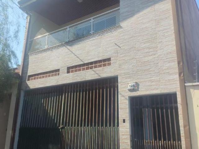 Casa com Barracão no Bairro Mantovani