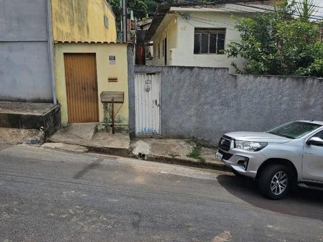 CASA COM BARRACÃO NO BAIRRO SÃO MARCOS PARA INVESTIDOR