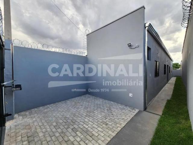 Casa com boa localização próximo escola e creche