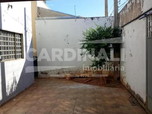 Casa com boa localização, próximo escola e creche