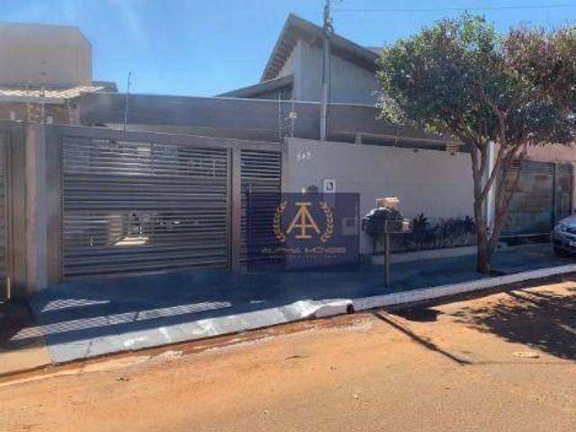 CASA COM CHURRASQUEIRA NO AERO RANCHO