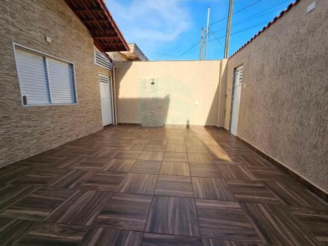 Casa com churrasqueira e piscina à venda em Praia Grande