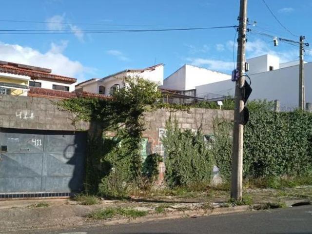 Casa com Churrasqueira e Varanda em Localização Privilegiada