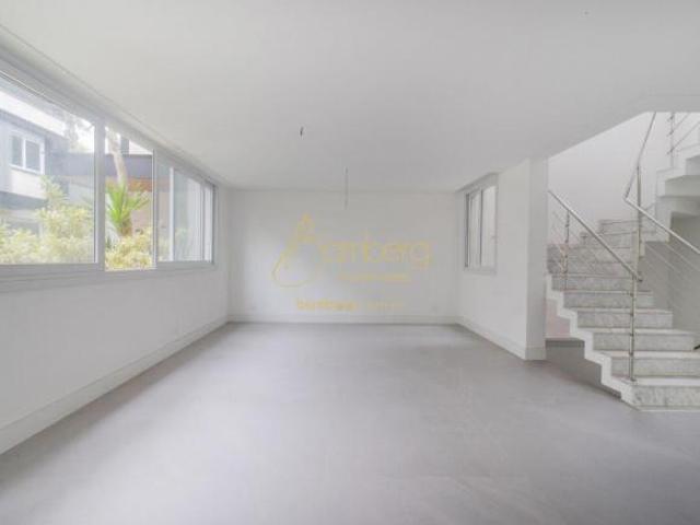 Casa com com 4 quartos em condomínio de 7 casas No Jardim dos estados
