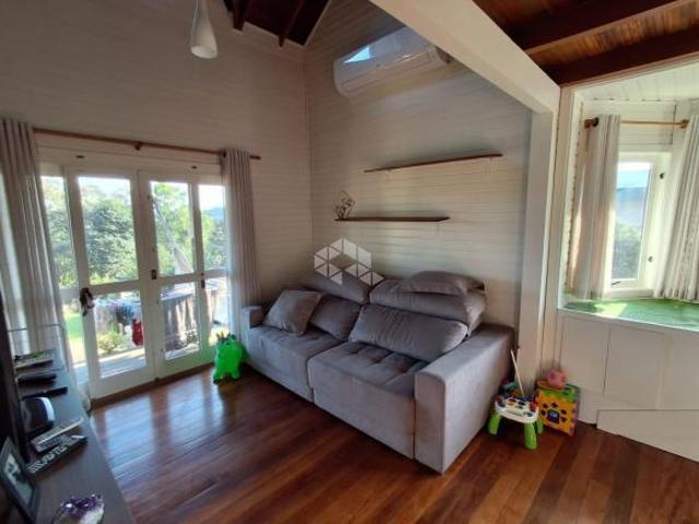 Casa com com 98m² privativos em Gramado RS