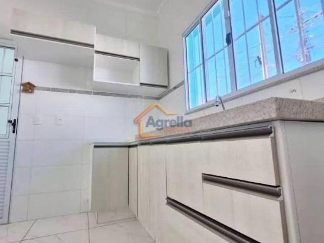 CASA COM COZINHA PLANEJADA E ÁREA DE LAZER COM CHURRASQUEIRA À VENDA EM MOGI GUAÇU/SP