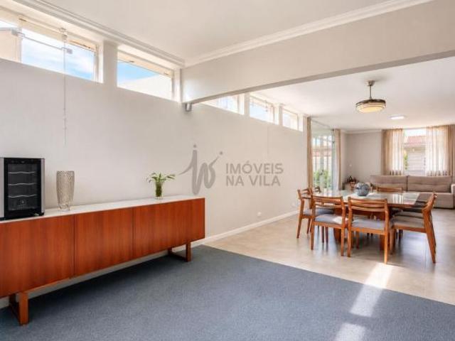 Casa com clima de interior na Chácara Klabin, quintal, pomar, edícula, área gourmet, em 387m2