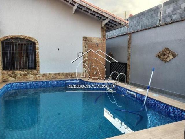 Casa com de 2 dormitórios com Piscina na Vila Caiçara