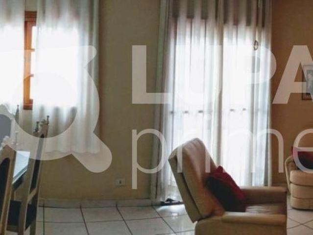 Casa com divisão de apartamento para venda na Vila Isolina Mazzei!