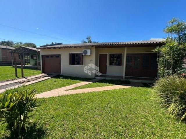 Casa com dois dormitórios à venda