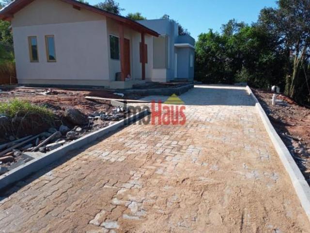 Casa com dois dormitórios a venda em Igrejinha