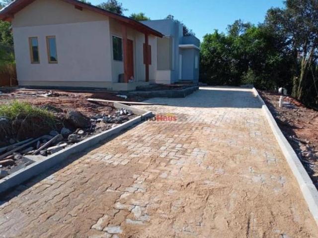 Casa com dois dormitórios a venda em Igrejinha