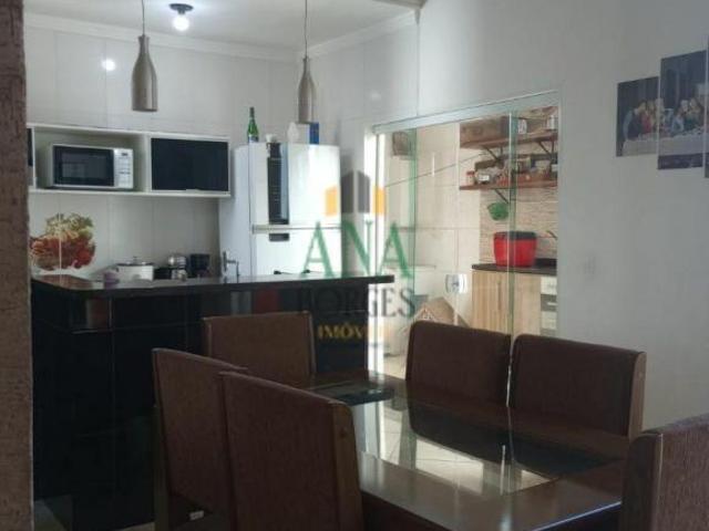 Casa com dois dormitórios