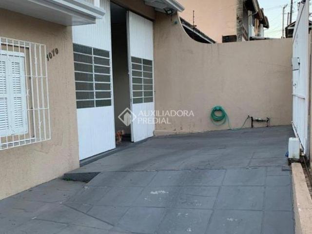 Casa com dois quartos e piscina no parque Brasilía em Cachoeirinha