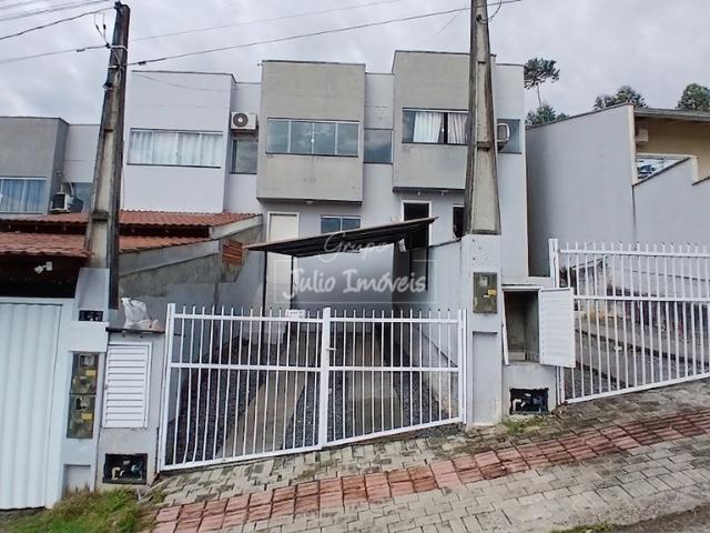 Casa com dois quartos na Águas Claras