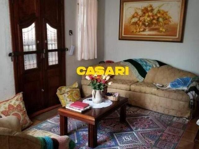 Casa com Duas Residências e Churrasqueira à Venda – 219m² no Jardim Riviera, Santo André/SP