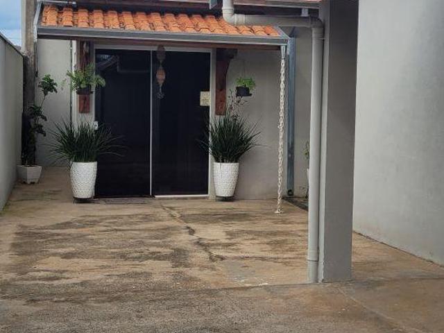 Casa com Duas Residências e Área de Lazer Completa – São Pedro/SP