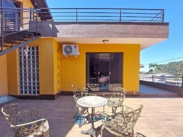 Casa com duas suítes no Desvio Rizzo