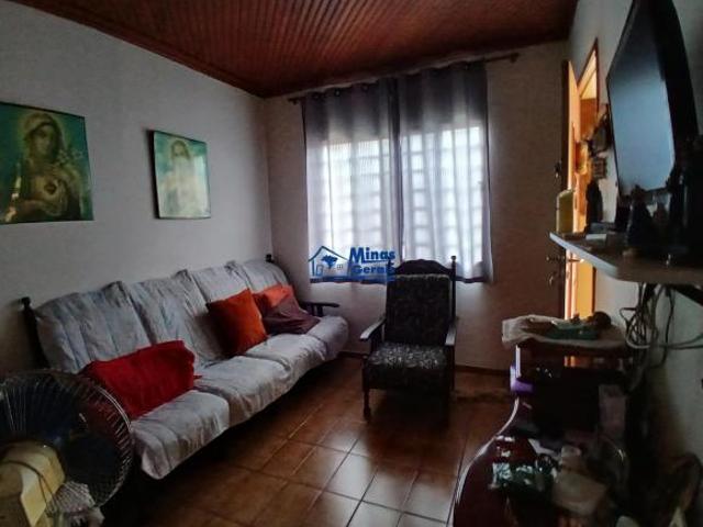 CASA COM EDÍCULA NA VILA SÃO BENTO PARA VENDA!
