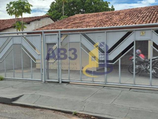 Casa com edícula no bairro Jardim das Palmeiras