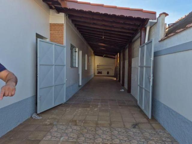 Casa com edícula no centro de Atibaia