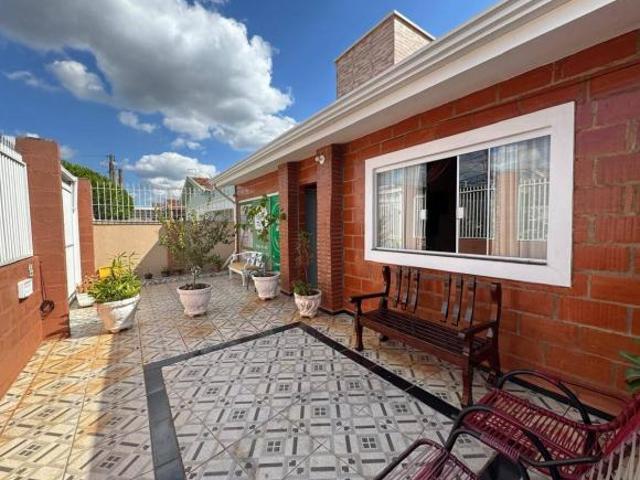 Casa com edícula no jardim Blumenau