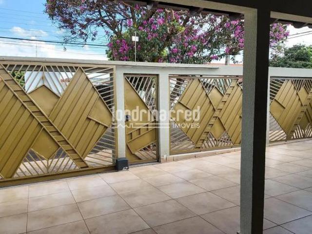 Casa com Edícula à Venda 354m² de Terreno e 230m² Construídos 6 Quartos 2 Suítes, Churrasqueira
