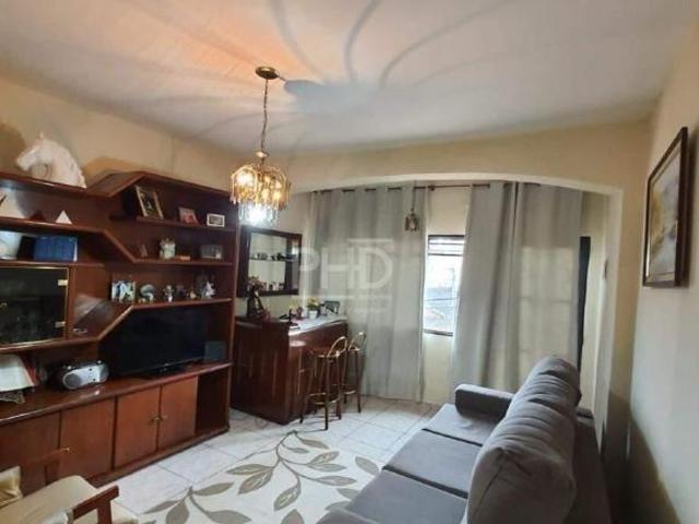 Casa com Edícula à Venda em Santa Terezinha, Ótima Localização e Potencial para Renda Extra