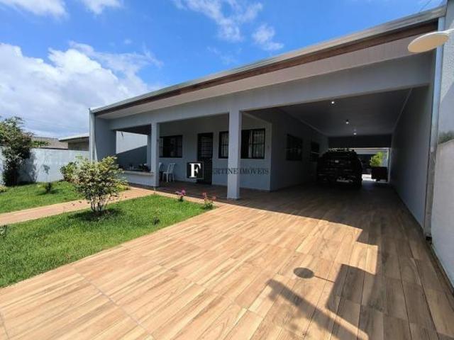 Casa com edícula a venda em Praia de Leste