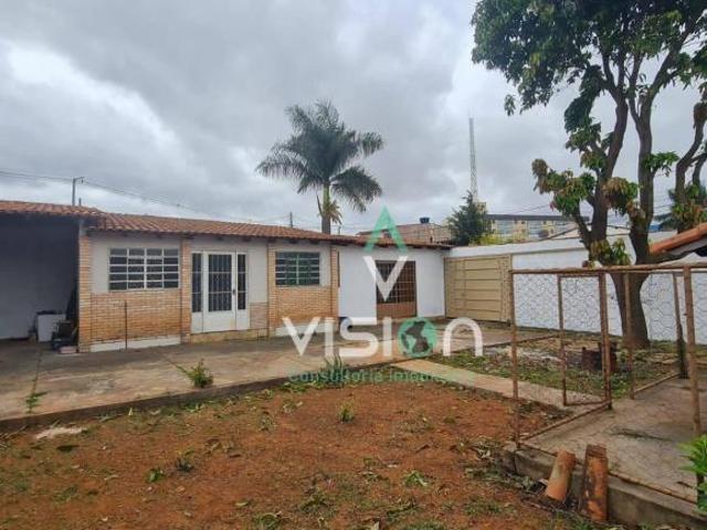 Casa com Edícula à Venda em Vicente Pires
