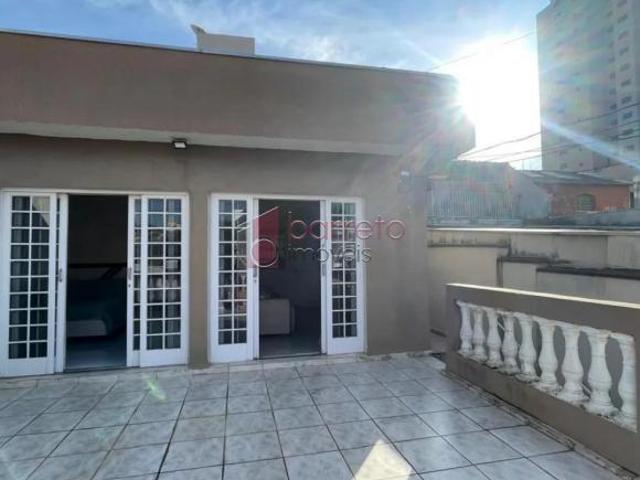 CASA COM EDÍCULA À VENDA NO BAIRRO ANHANGABAÚ EM JUNDIAÍ/SP