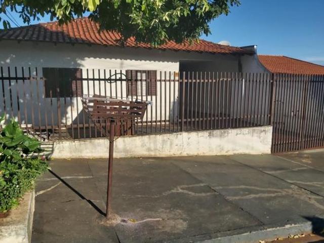 CASA COM EDÍCULA A VENDA NA REGIÃO NORTE DE LONDRINA