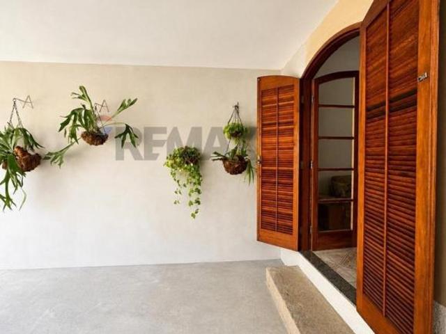Casa com edícula completa e ambientes independentes/Jd. Santo Antônio