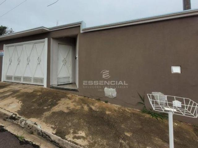 Casa com edícula e amplo terreno à venda, por R$ 600.000 Jardim Ipyranga Botucatu/SP