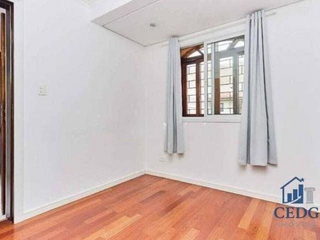 Casa com Edícula e Amplo Terreno no Pinheirinho – Ótima Oportunidade!