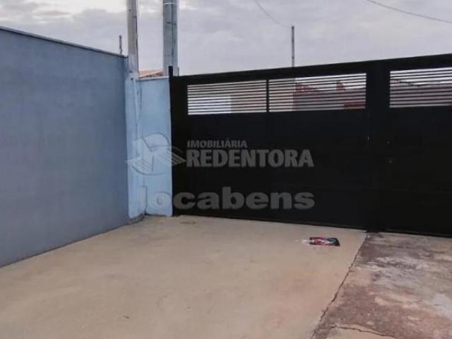 Casa com edícula e entrada independente