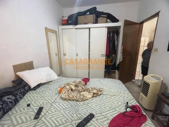 Casa com Edícula e Porão à Venda no Jd Satélite 157 m² Zona Sul