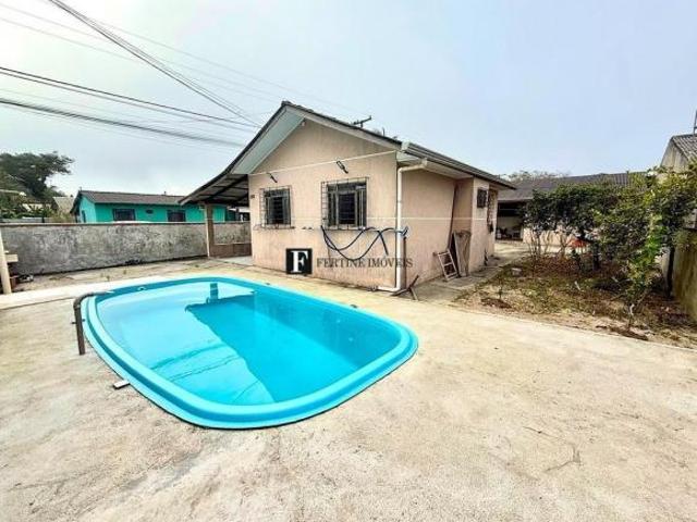 Casa com edícula e piscina em Pontal do Paraná