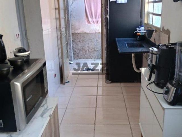 Casa com Edícula e Varanda em Jacareí