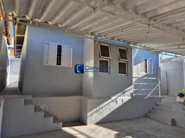 Casa com Edícula em bairro tradicional, próximo ao Centro da cidade!